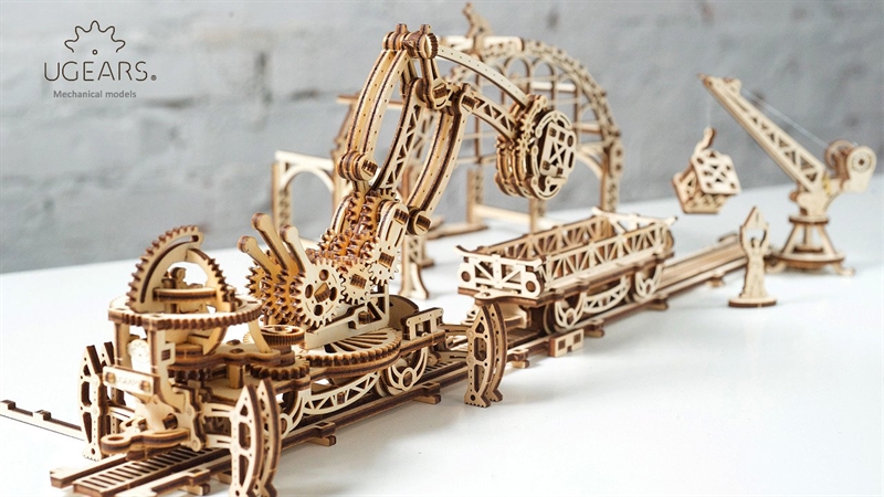 UGears Rail Mounted Manipulator Wooden Mechanical Model Kit