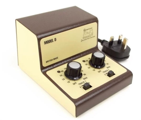Gaugemaster Model D Twin Track Cased Controller
